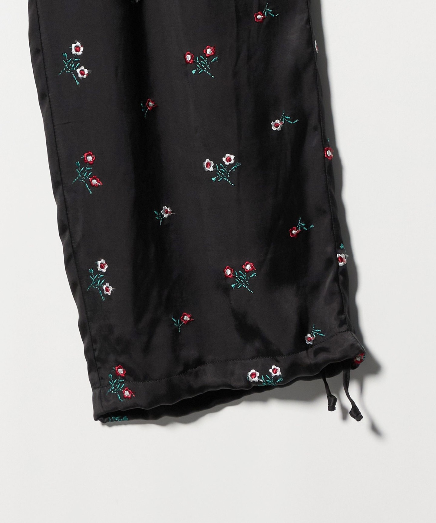 ＜TICCA＞花朵刺繡長褲 日本製｜TICCA｜UNITED ARROWS LTD. 官方購物網站